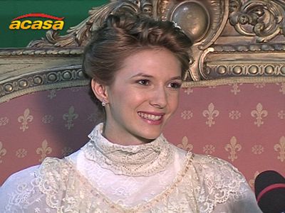 Acasă - Adela Popescu: "Aniela este o tanara care se indragosteste asa ...