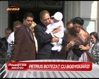 Acasă - Atmosfera hollywoodiana la botezul lui Petrus Roman! VIDEO