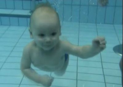 Acasă - Un club de inot cum n-ai crezut sa vezi vreodata: bebelusii ...