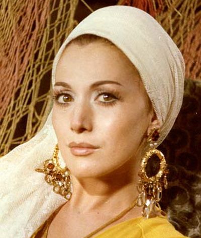 Acasă - Secretele unei doamne de poveste. Dezvaluirile Violetei Andrei ...