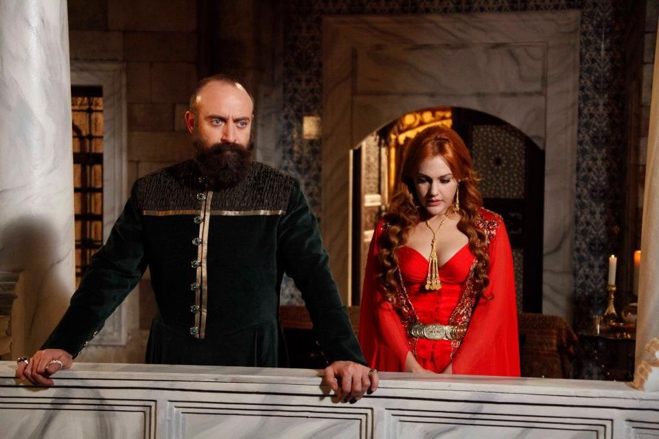 Acasă - Meryem Uzerli și Halit Ergenç, din nou împreună după 15 ani?