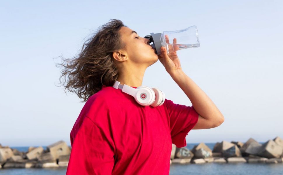 Recomandări în caz de caniculă: Alimentul care hidratează la fel de ...