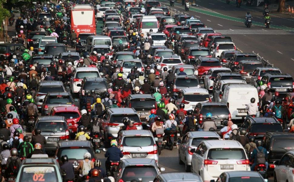 Locuiești într-o zonă cu trafic intens? Ai risc mai mare de demență ...