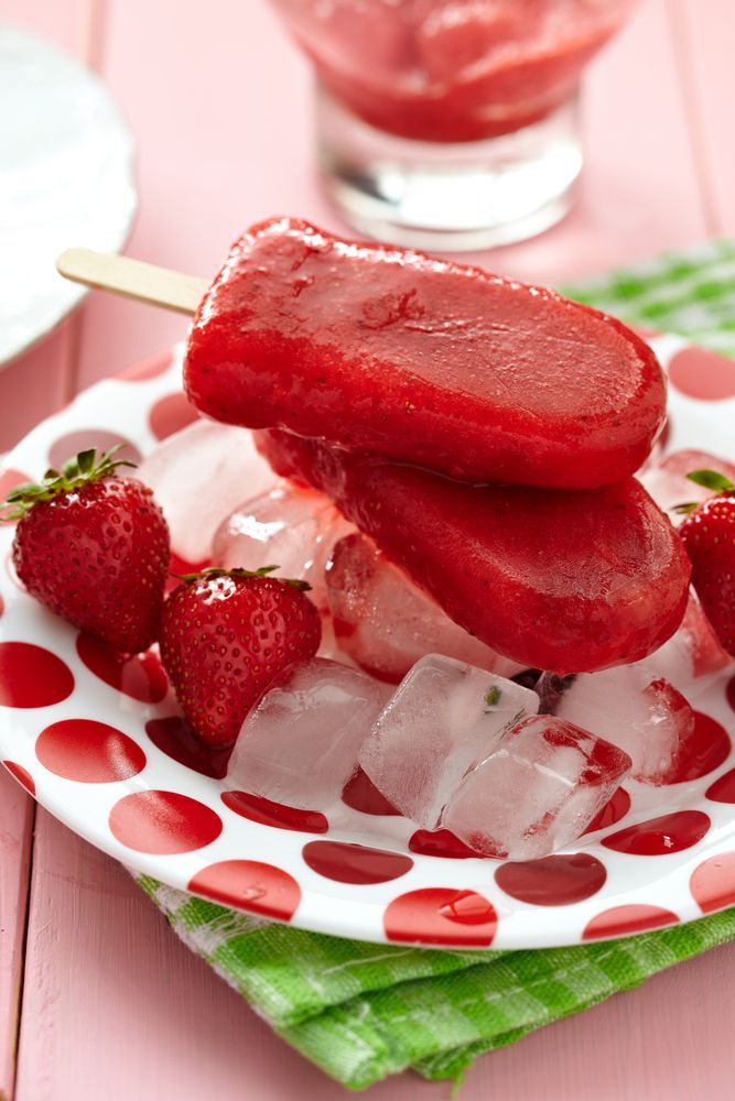 Inghetata de capsuni cu menta | FoodStory | StirileProTV.ro