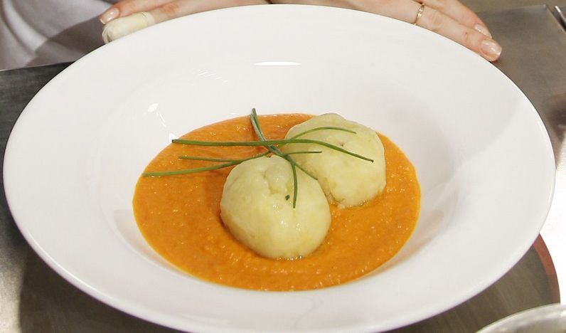 Reteta Ana Rotaru: Bilute din piureu de cartofi umpluti cu ficatei de ...