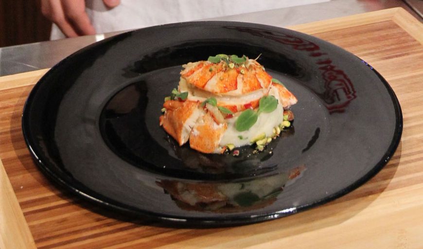 Reteta Mihai Toader: homar cu piure de conopida si chilli | FoodStory ...