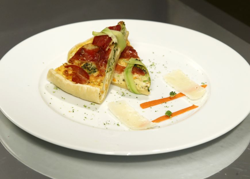 Reteta Catalin Josan: Quiche lorraine a la Emilia | FoodStory ...