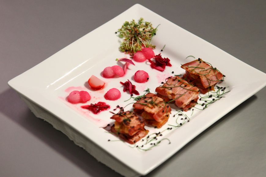 Reteta Jesica Zamfir: Creveti inveliti in bacon cu ridiche alba ...