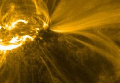 Exploziile solare sunt tot mai devastatoare si ar putea distruge ...