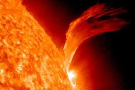 NASA a publicat imaginile unei noi explozii solare! Vezi cat este de ...