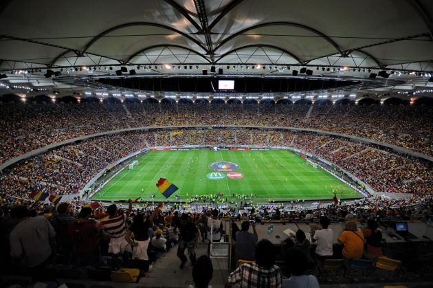Avem stadioane de sute de milioane de euro si patroni miliardari, dar ...