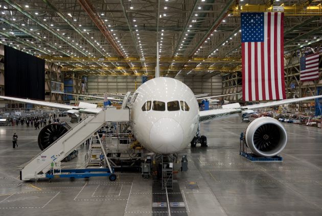 Gigantul Boeing 787 Dreamliner, cel mai luxos avion din lume, a plecat ...