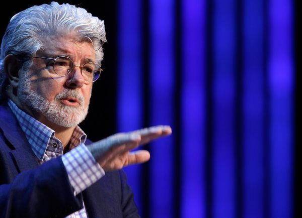 George Lucas, creatorul francizei Star Wars , s-a logodit la varsta de ...