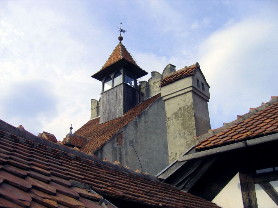 Istoria Romaniei, in ruina. Peste 1.300 de bijuterii arhitectonice ...