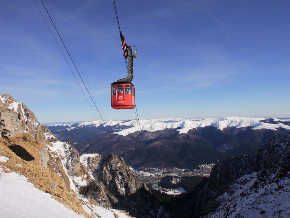 Risc de avalansa in Masivul Bucegi | iBani | StirileProTv.ro