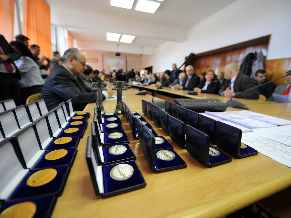 Inventii romanesti, premiate cu aur de straini. Curcubeul de gradina ...