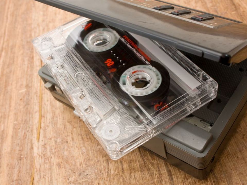 Gadgeturile copilariei. Casetofonul cu casti s-a transformat, azi, in ...