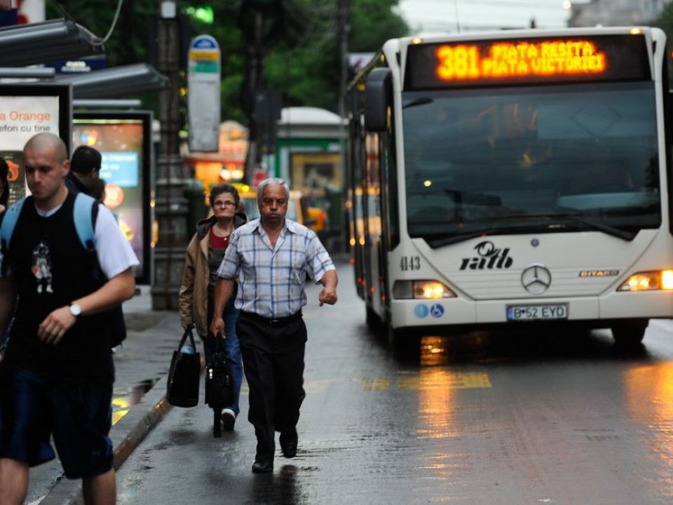 Linie speciala de autobuze RATB pentru festivalul B estfest | iBani ...