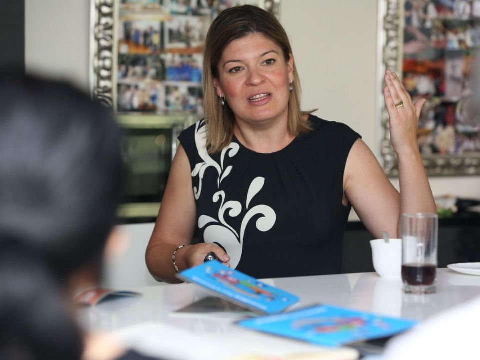 Alexandra Olteanu, Media Fact Book: Azi, daca incepi o afacere, primul ...