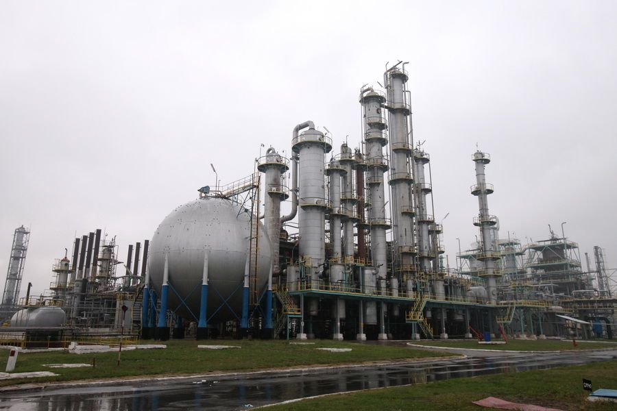 Seful platformei petrochimice Bradu de la Pitesti a fost numit director ...