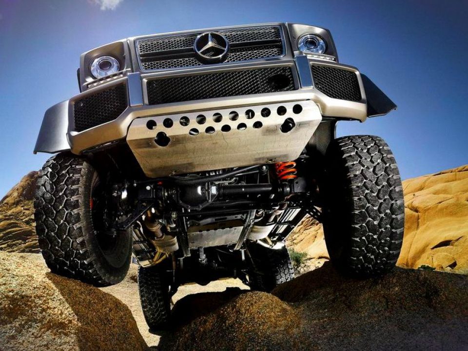 Mercedes-ul de 500.000 euro, 4 tone, 6 roti si 6 metri. Modelul fara ...