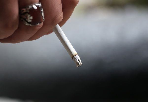Dispar tigarile cu arome. Ce se intampla cu cele slim si mentolate. In ...