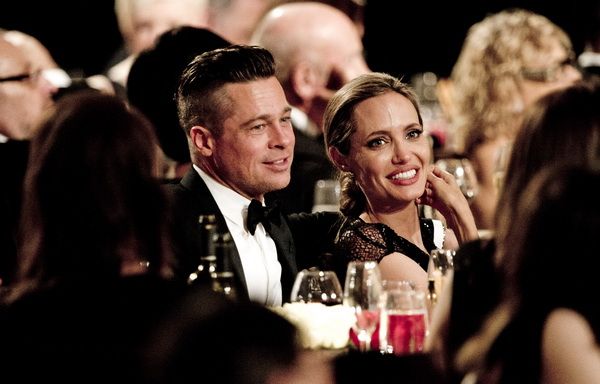 Brad Pitt a cumparat un avion Spitfire, cu 2 milioane dolari | iBani ...