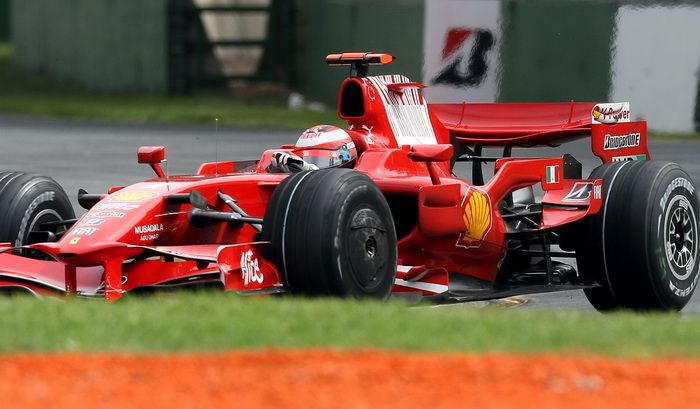 Romania ar putea avea prima echipa in Formula 1 | iBani | StirileProTv.ro