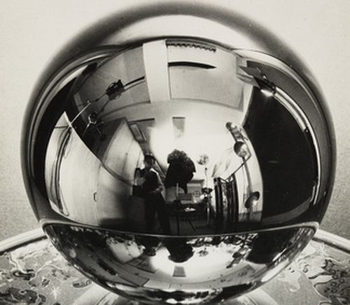 Lucrari ale artistilor romani Constantin Brancusi si Geta Bratescu ...