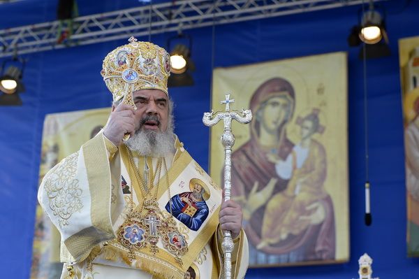 PF Daniel primeste lunar 13.900 lei, dintre care 7.731 lei de la stat ...